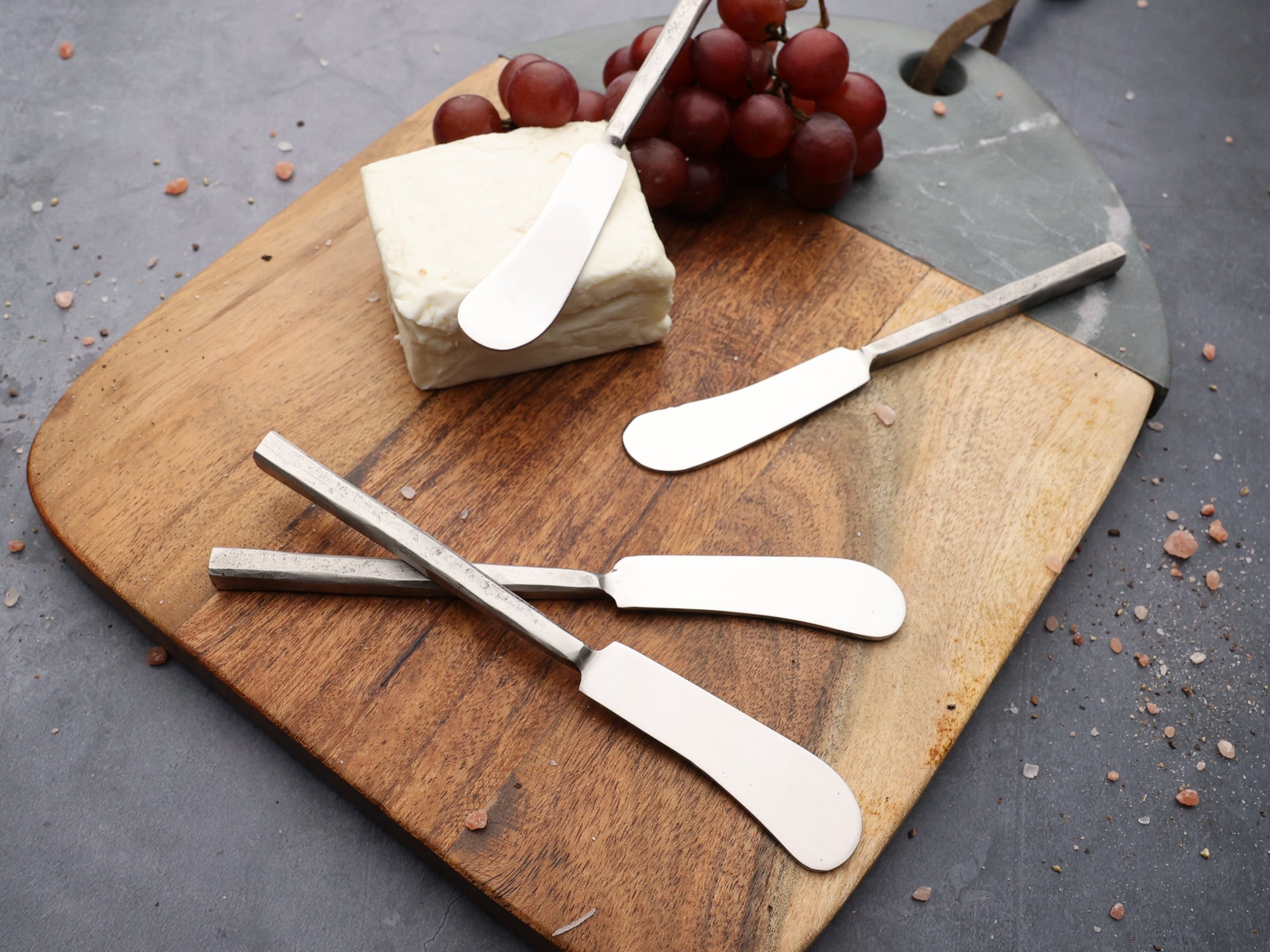 A Complete Guide to the Butter Knife: Etiquette, Placement & Proper Us