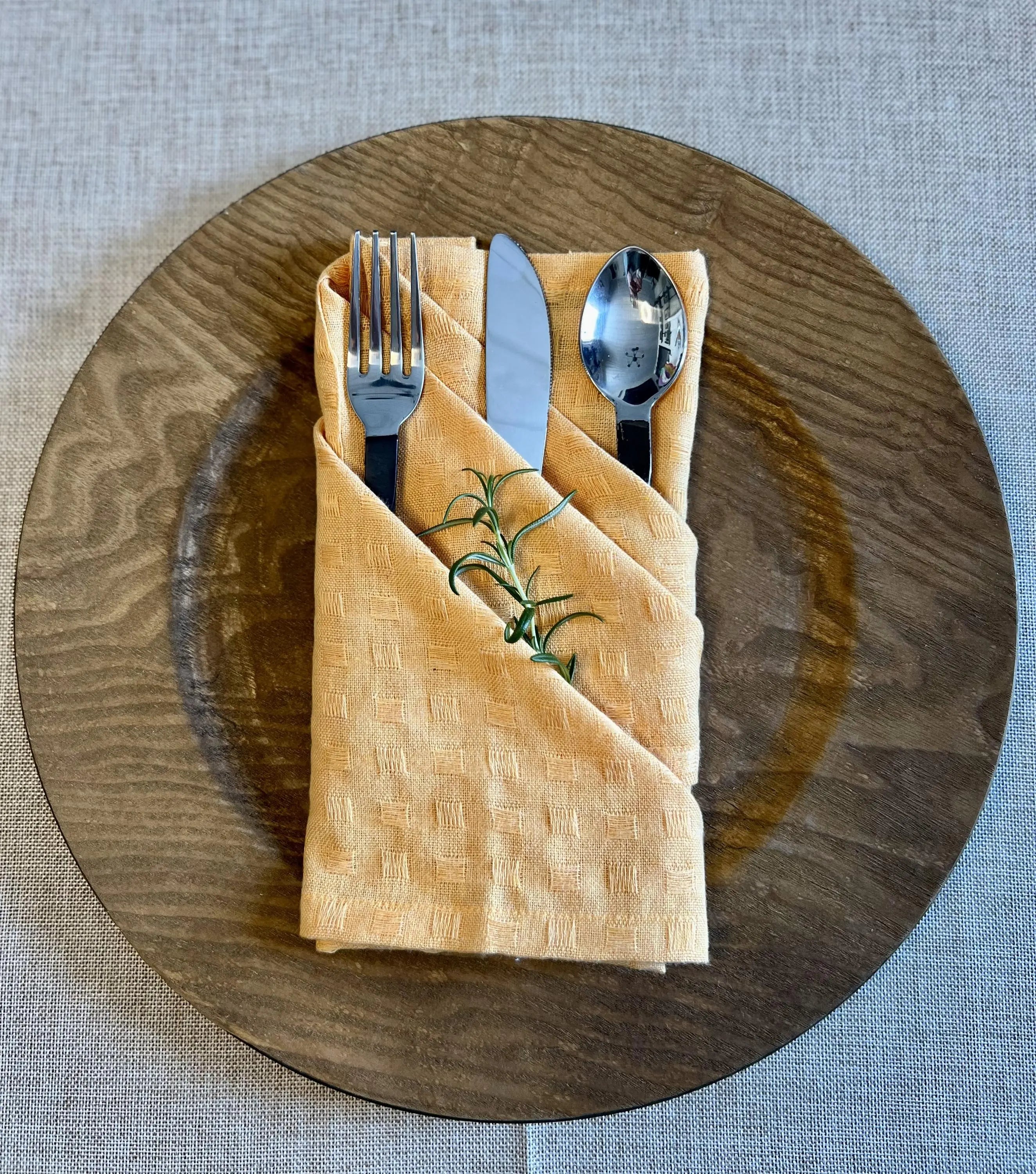 How to Make Your Table Settings Pop with Personality - INOX Artisans